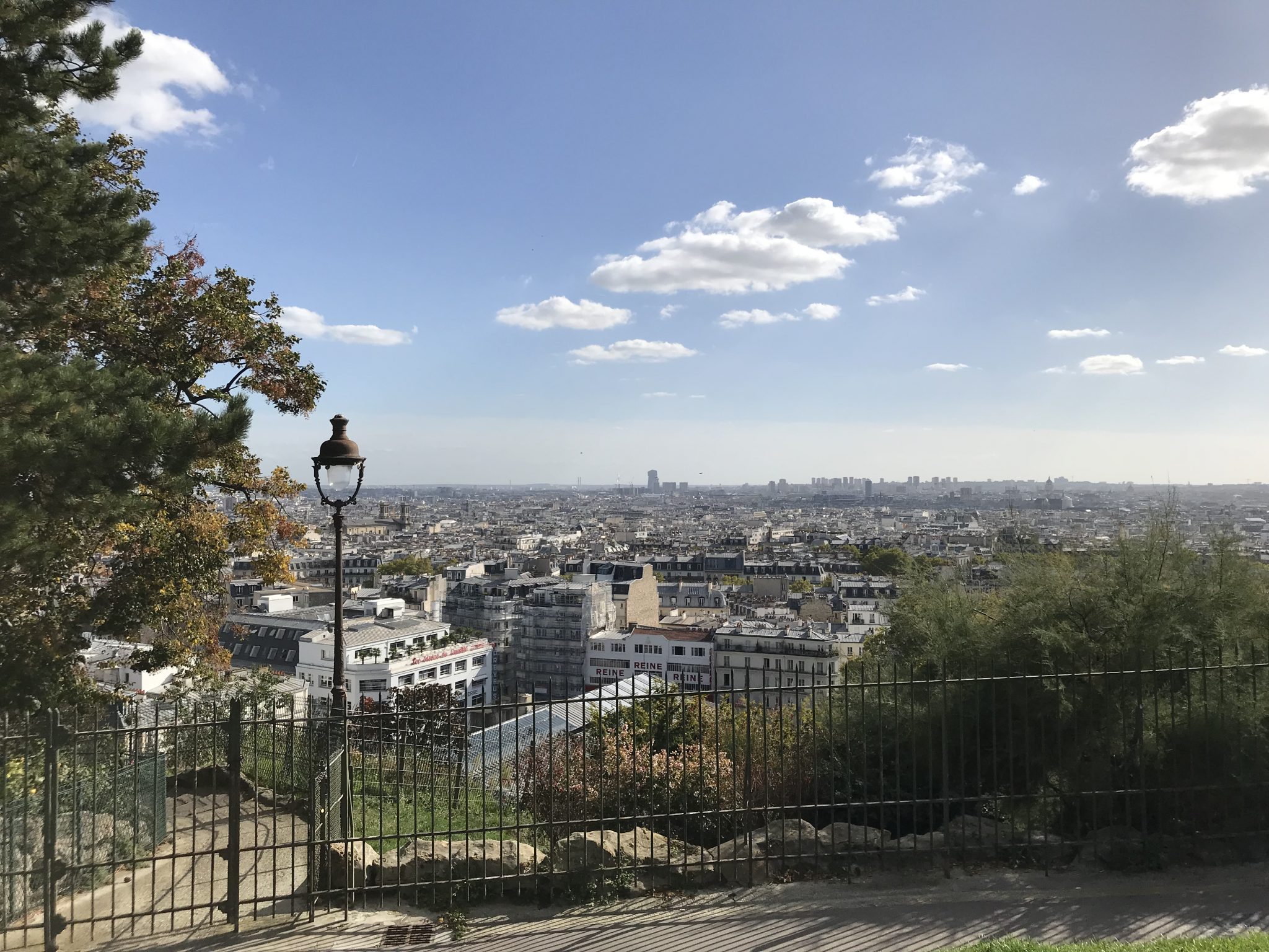 パリのバスあれこれ 市バス40番に乗ってモンマルトルへ | JALPAKインターナショナル ヨ－ロッパ