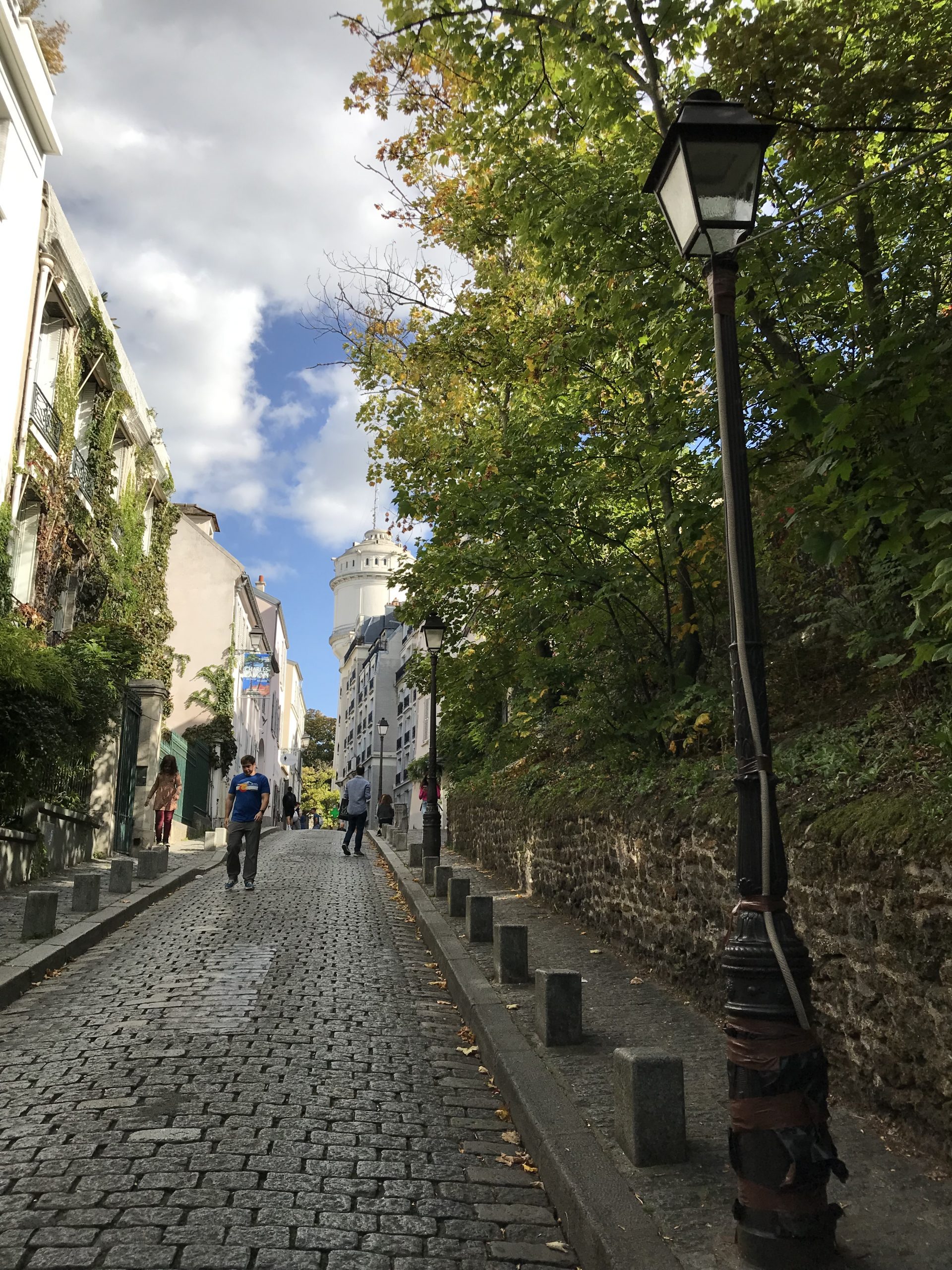 パリのバスあれこれ 市バス40番に乗ってモンマルトルへ | JALPAKインターナショナル ヨ－ロッパ