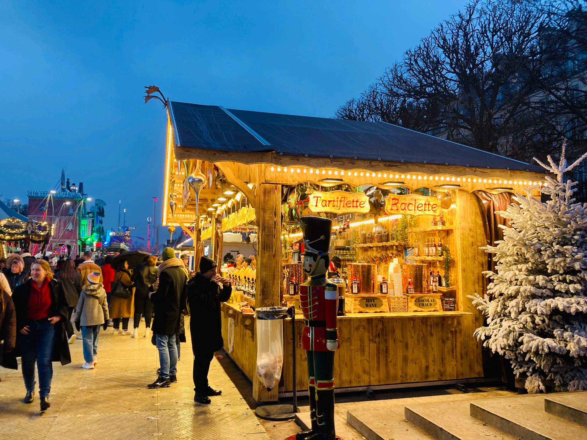 パリ ノエルのイルミネ－ション | JALPAK パリ支店